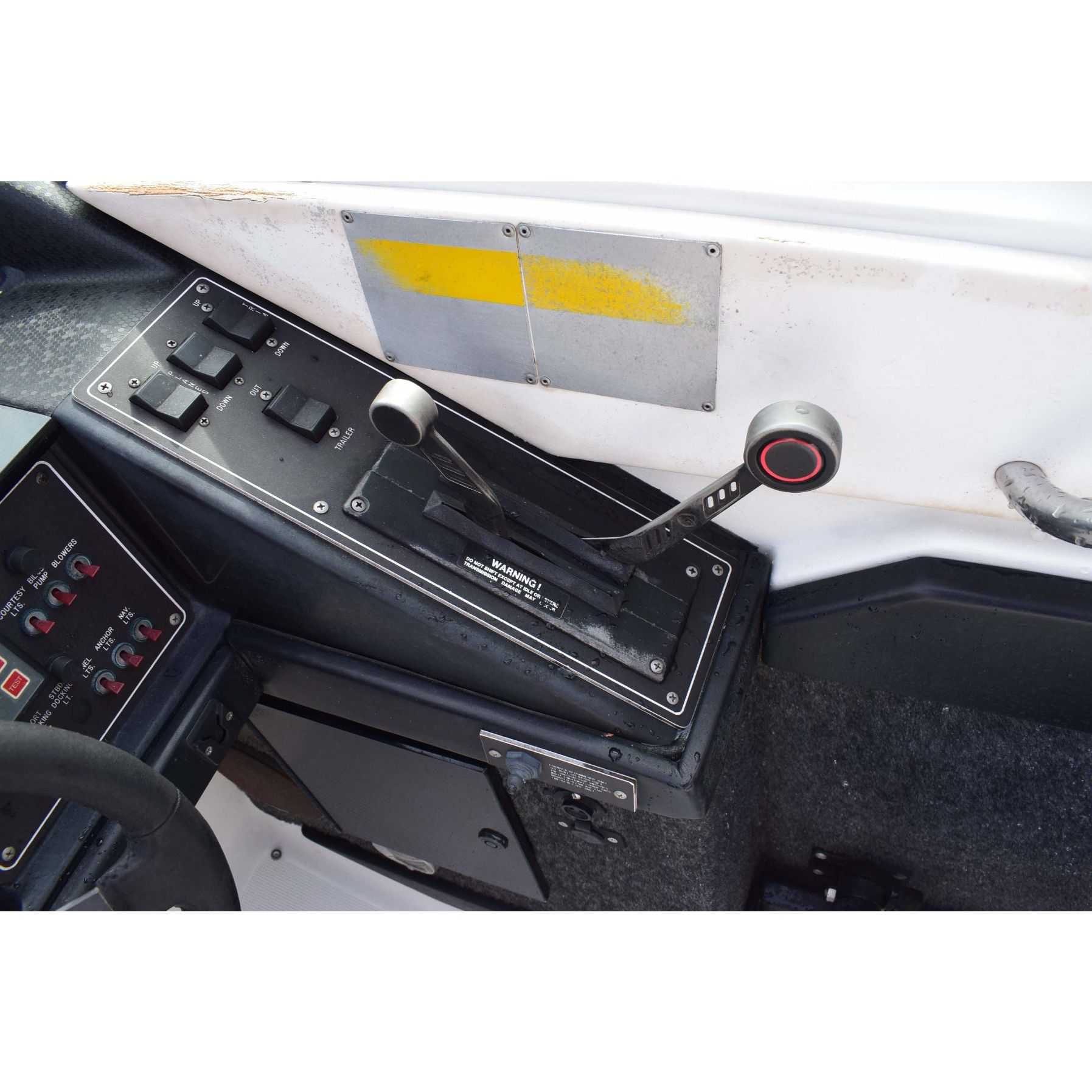 1989 Formula 223 SS Boat