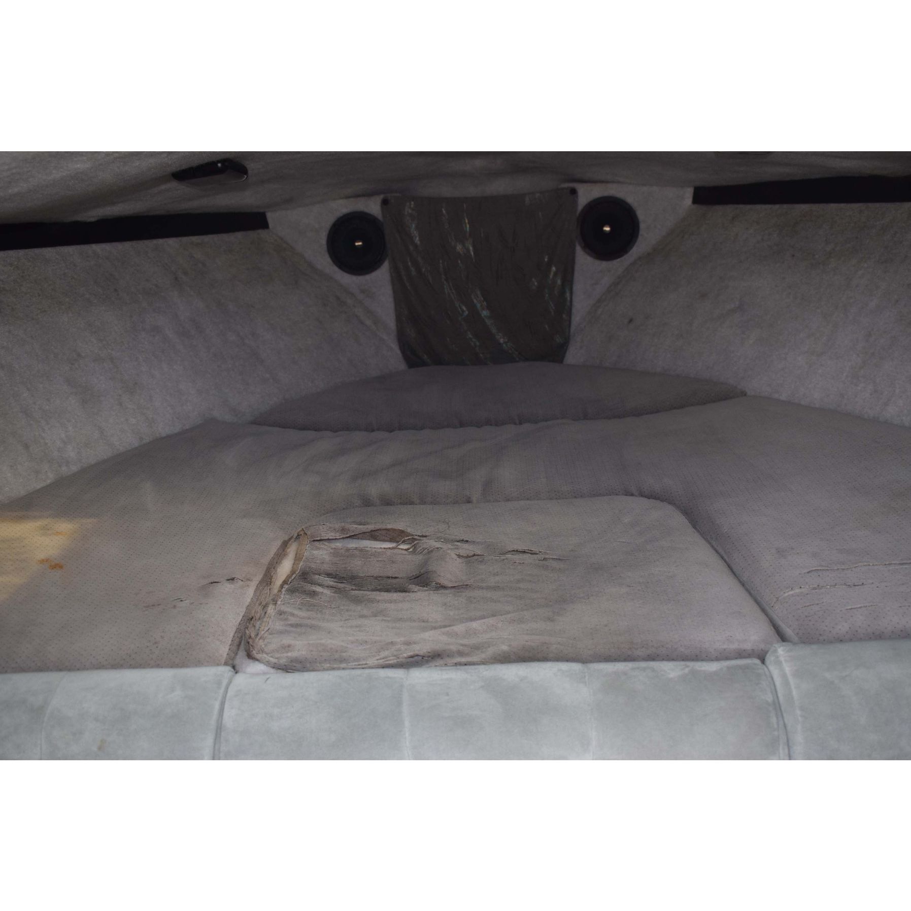 1989 Formula 223 SS Boat